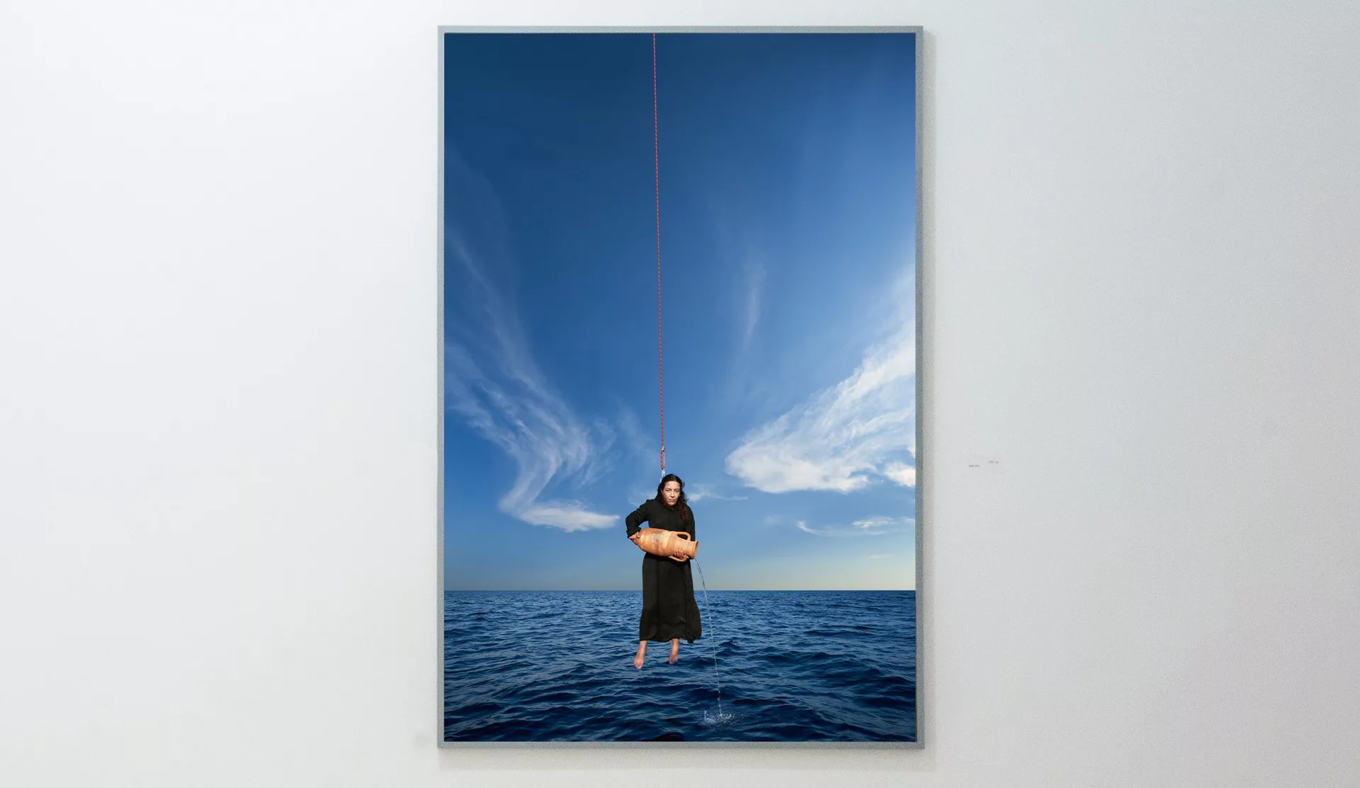 «أعزائي المشاهدين»: رائدة سعادة تحمل المرآة | حبر