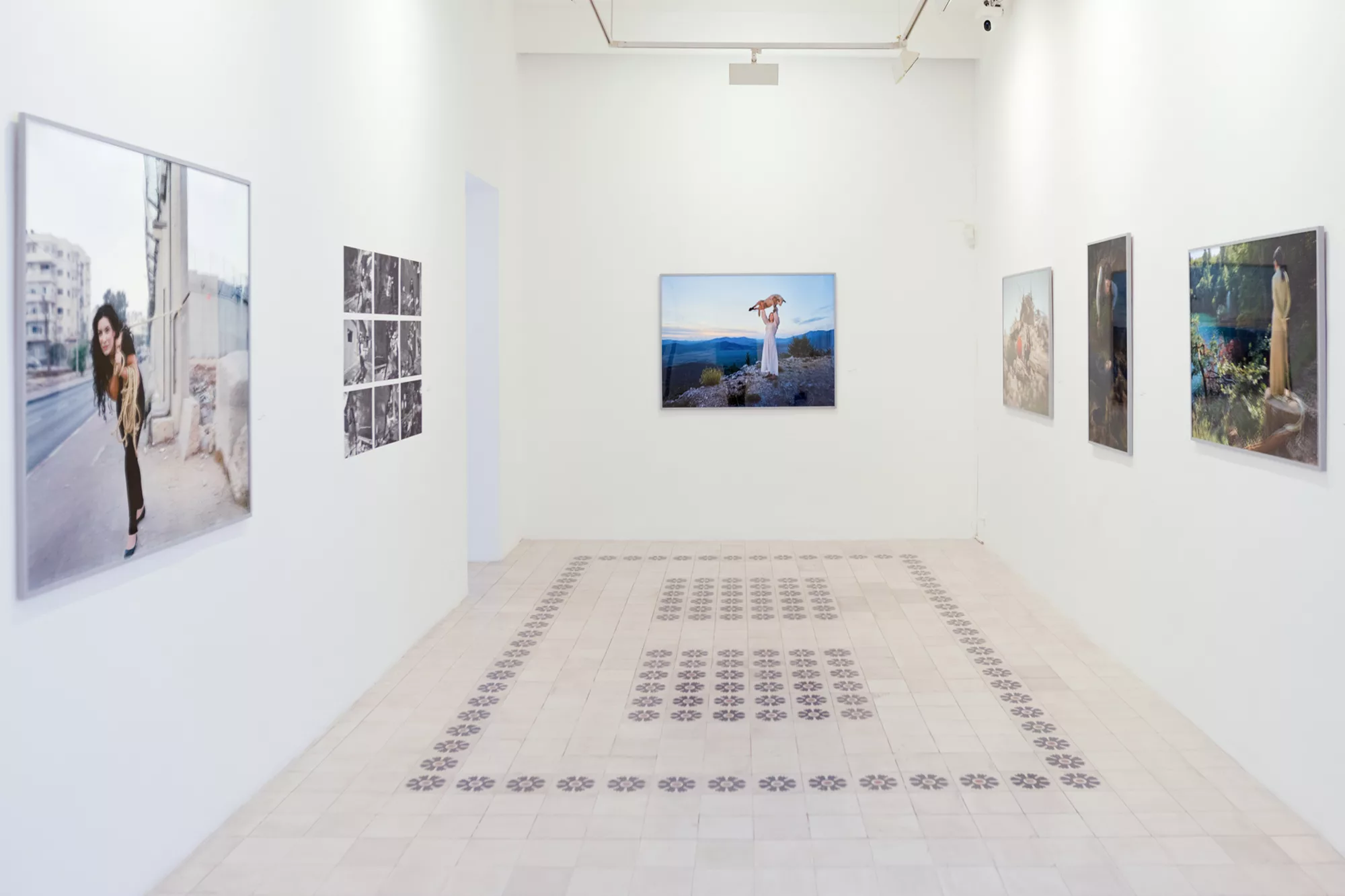 «أعزائي المشاهدين»: رائدة سعادة تحمل المرآة | حبر